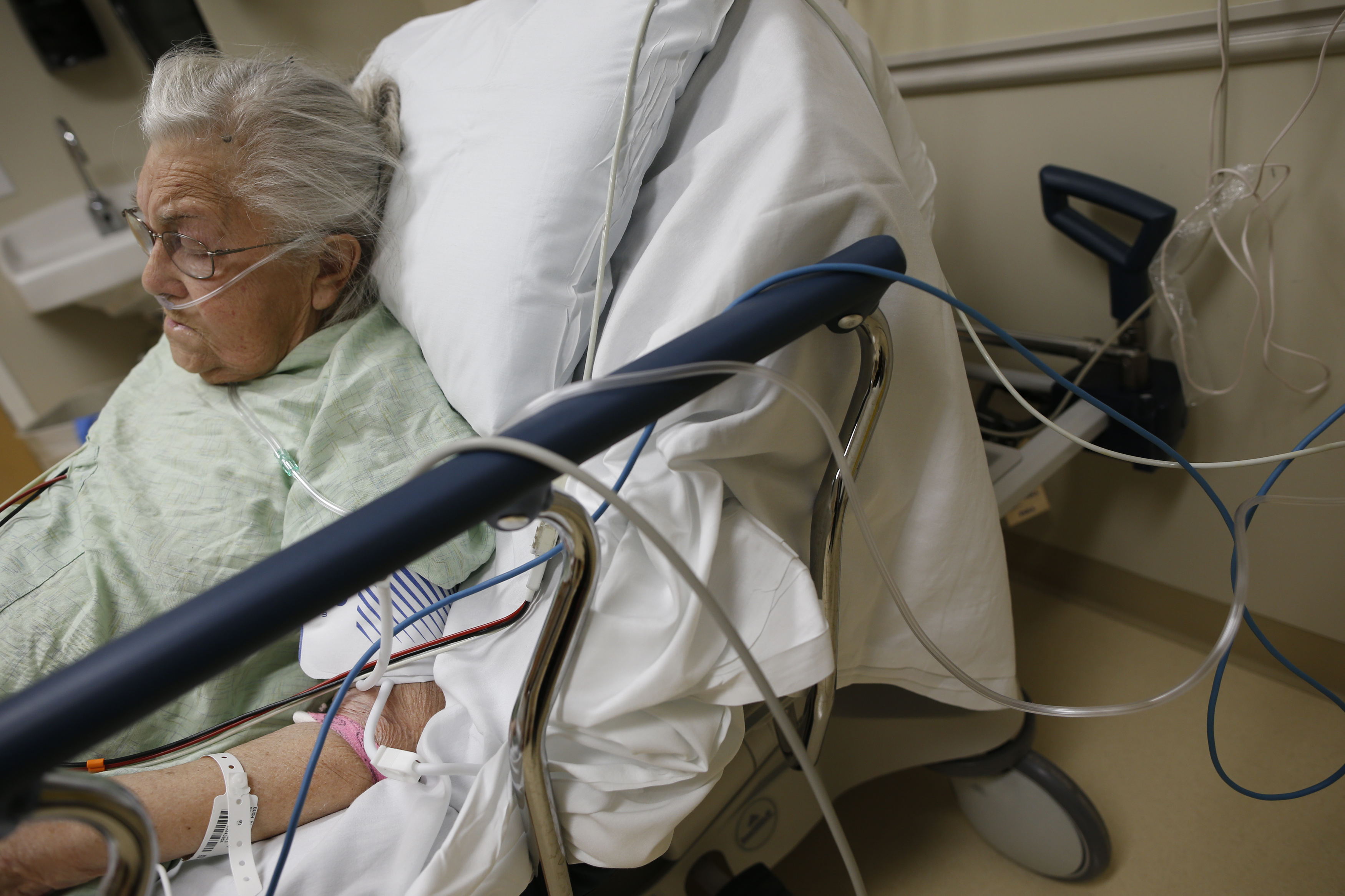 Health Policy Issue Brief: How to Improve the Medicare Accountable Care ...