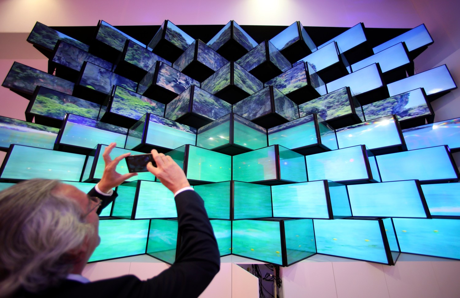 Cross-Border Data Flows, the Internet and What it Means for U.S. and EU ...