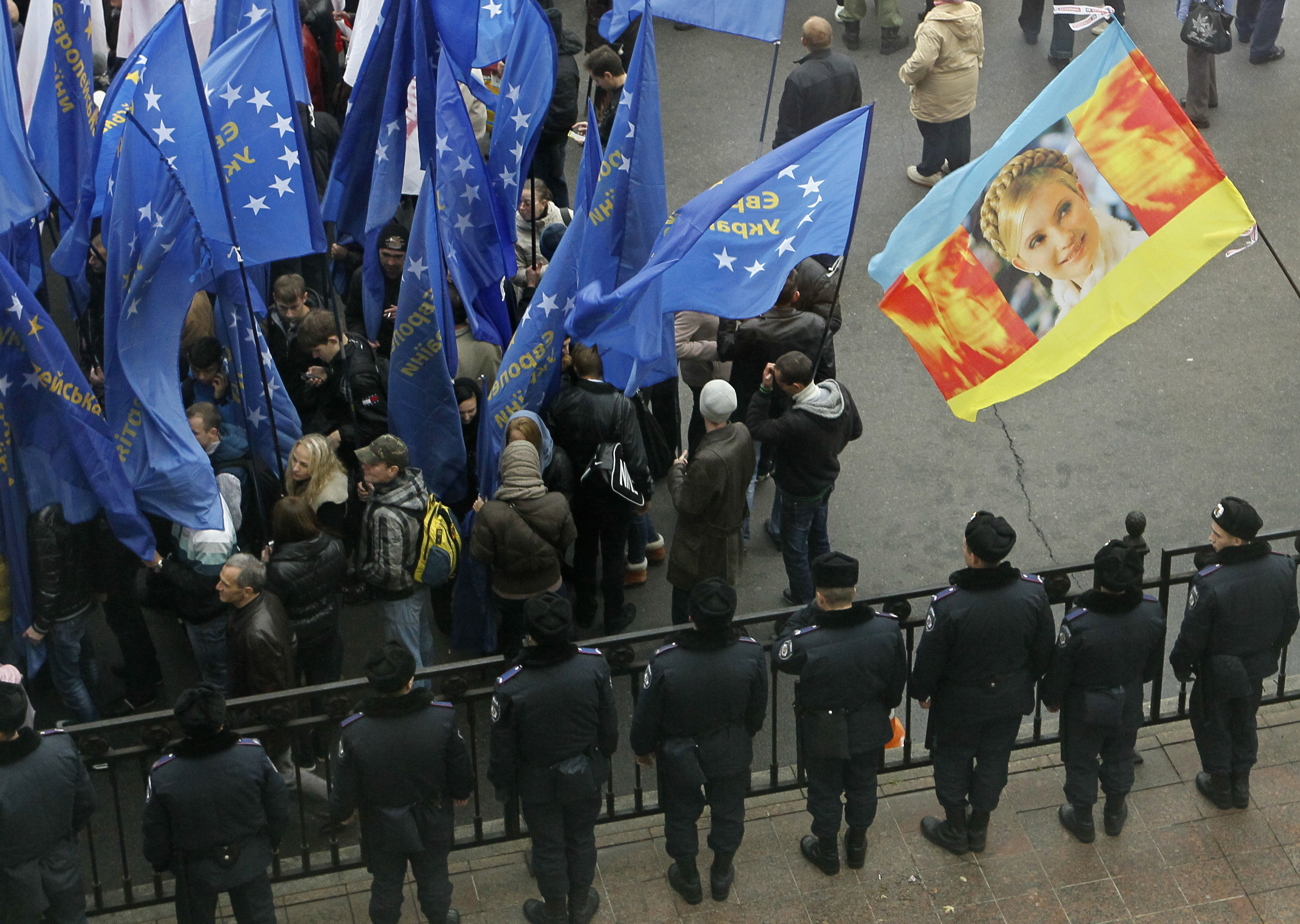 Viktor Yanukovych: Losing Europe...and Losing the Ukrainian Public ...