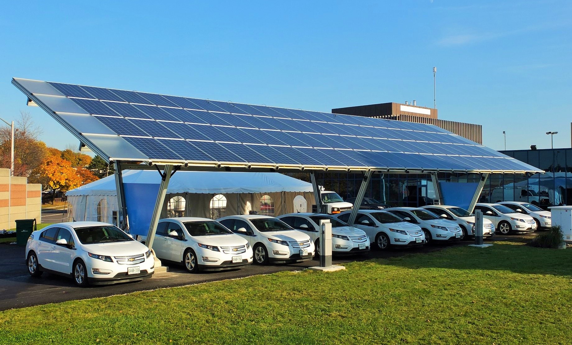 Auto slowdown flashes caution lights for manufacturing employment — and ...