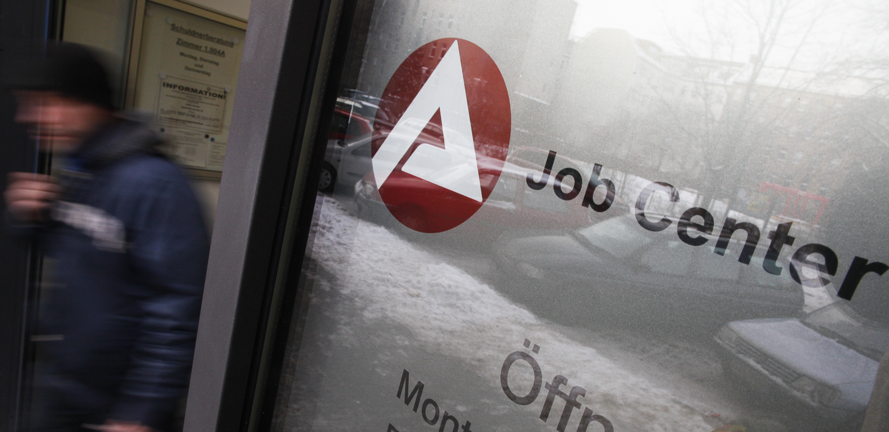 How having unemployed parents affects children’s future well-being ...