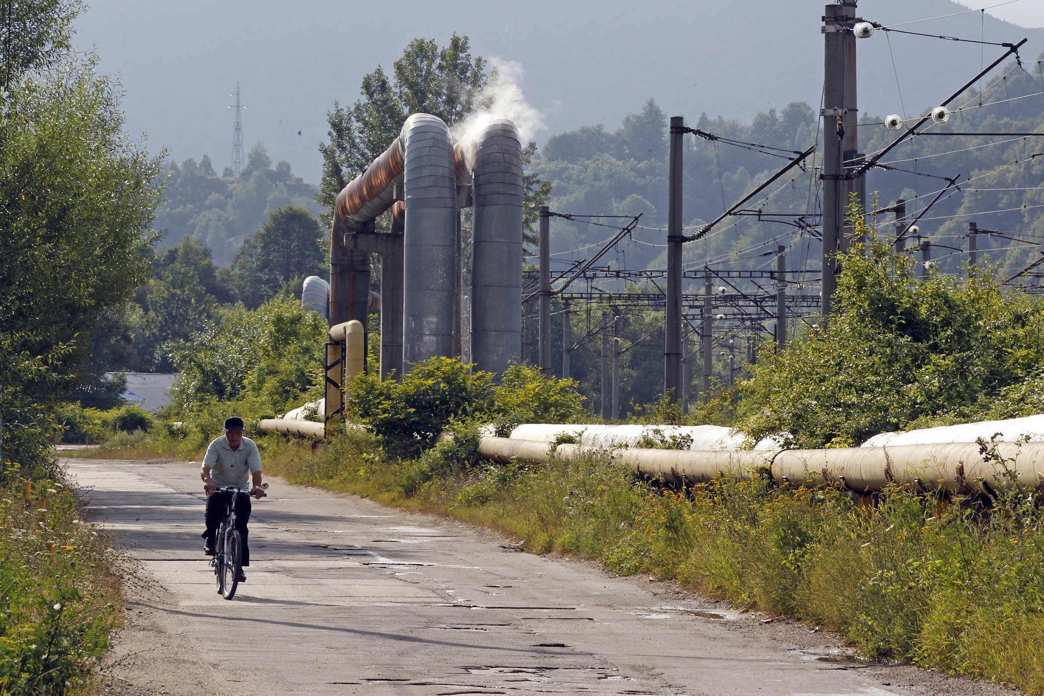 Romania: Thriving cities, rural poverty, and a trust deficit | Brookings