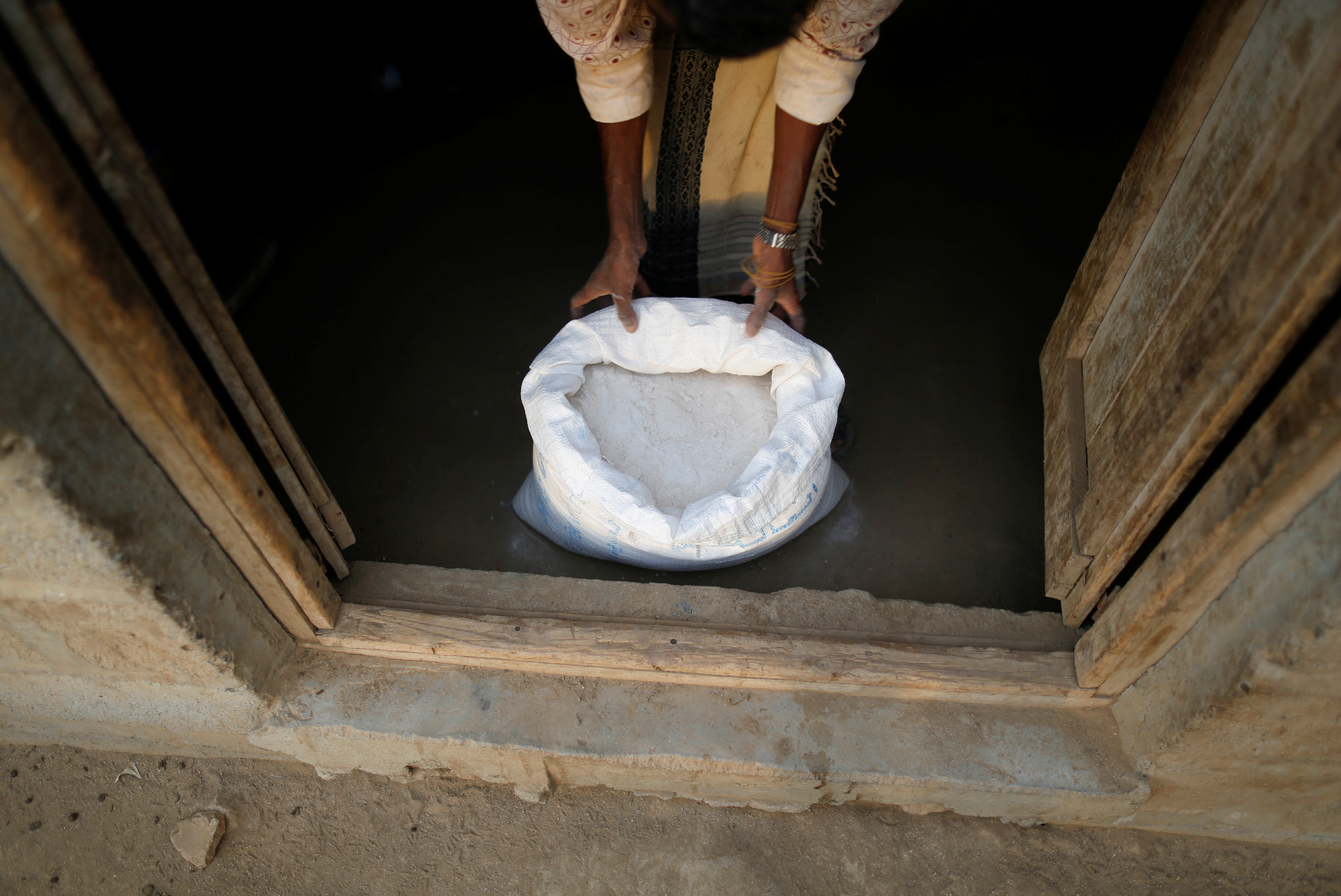 What does a new UN report reveal about global hunger and obesity ...