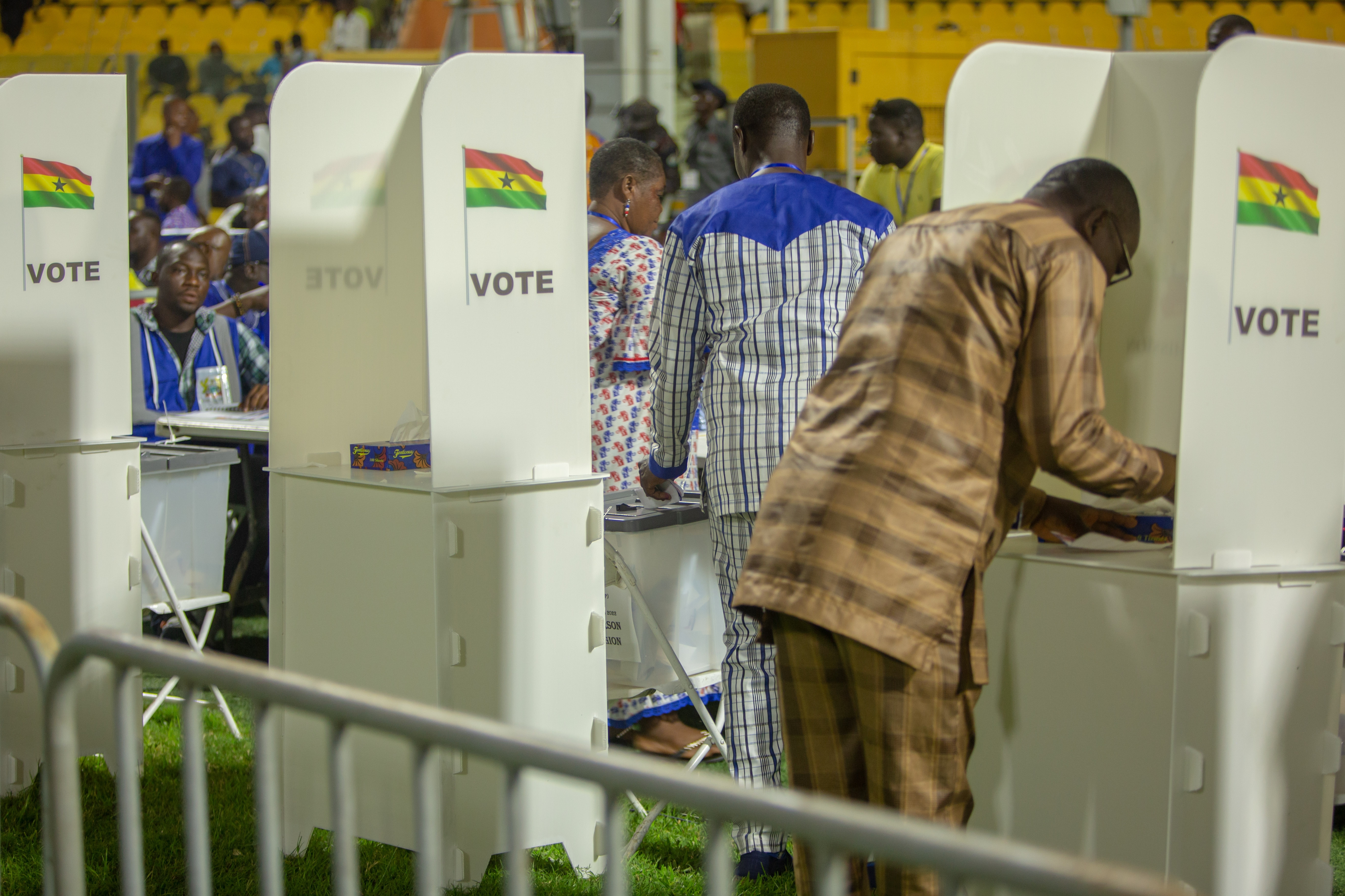Explaining Mali’s democratic breakdown: Weak institutions, extra ...