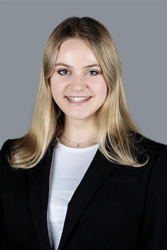 Zoë Dec | Brookings