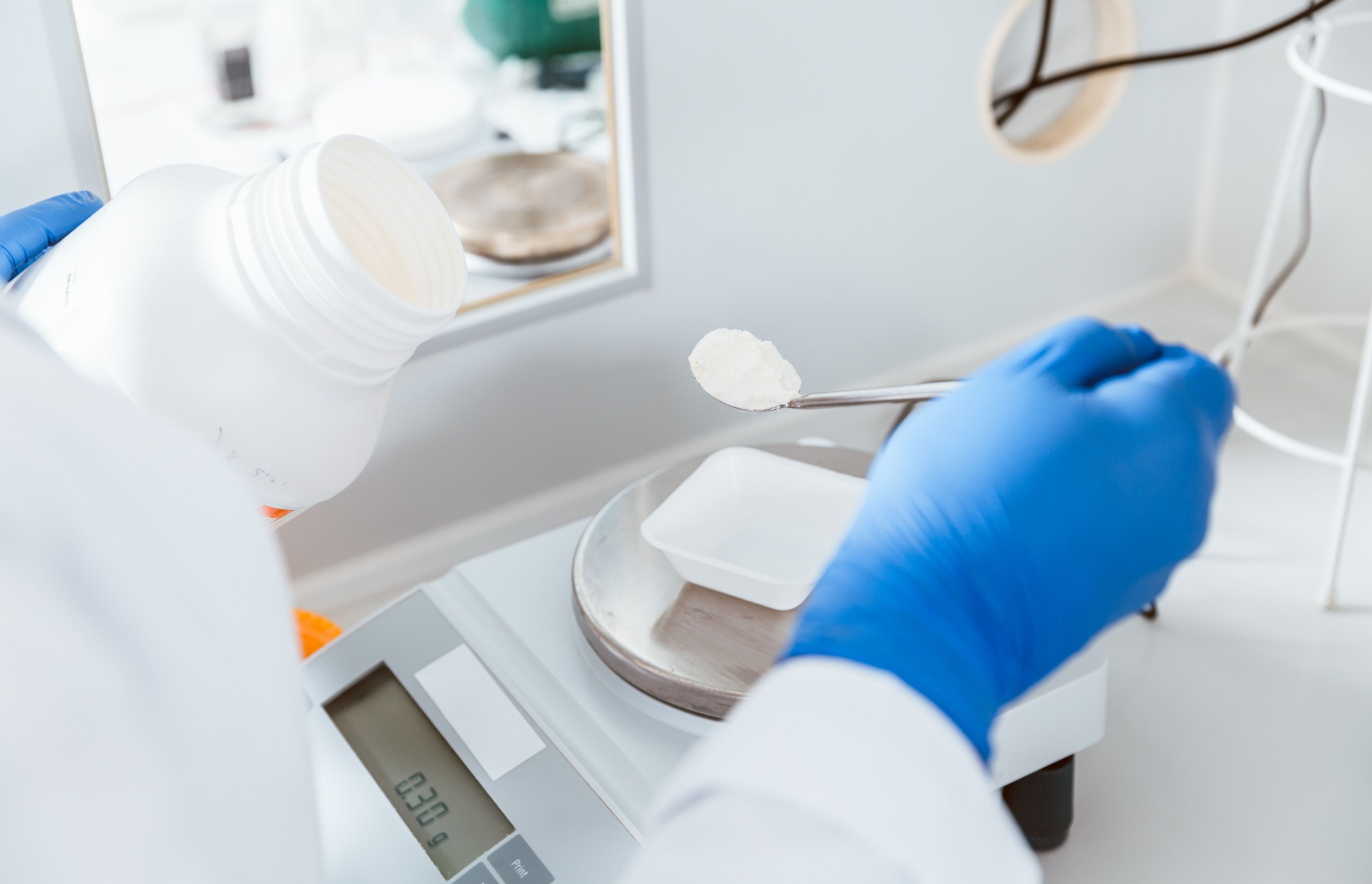 FDA oversight of drug manufacturing and compounding: A comparison ...