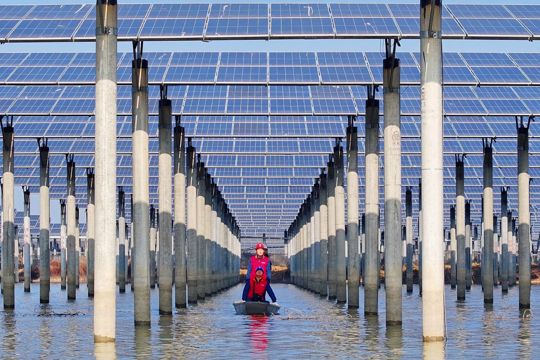 How industry is keeping clean energy alive in an era of policy chaos ...